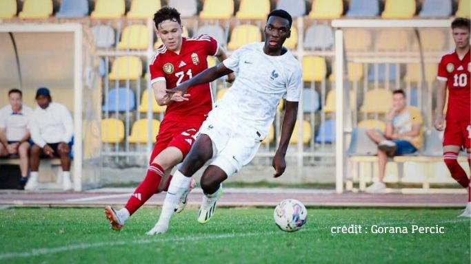Emmanuel Biumla titulaire avec l'Équipe de France U19 - actu Girondins ...